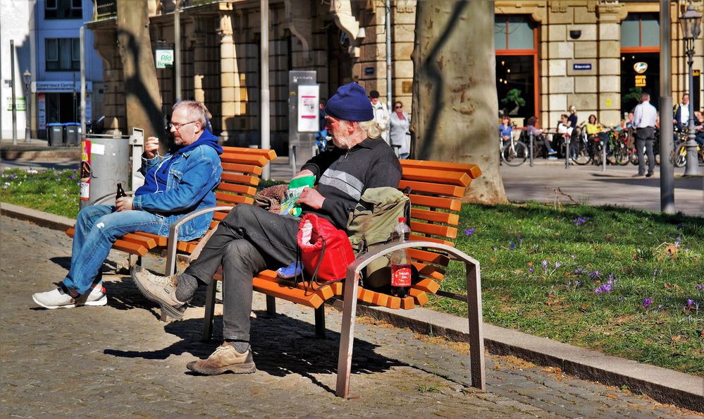Mal ausruhen Foto & Bild | erwachsene menschen, streetfotografie mit ...