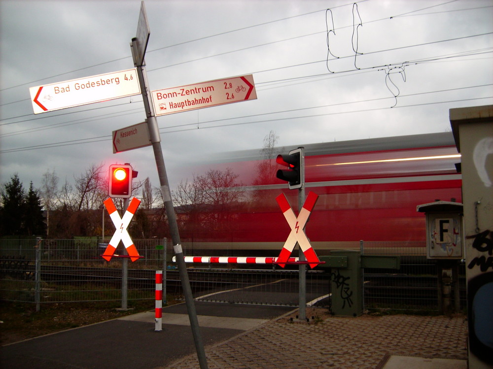 Mal wieder ein Zug Foto & Bild | züge, personenzüge, eisenbahn Bilder ...