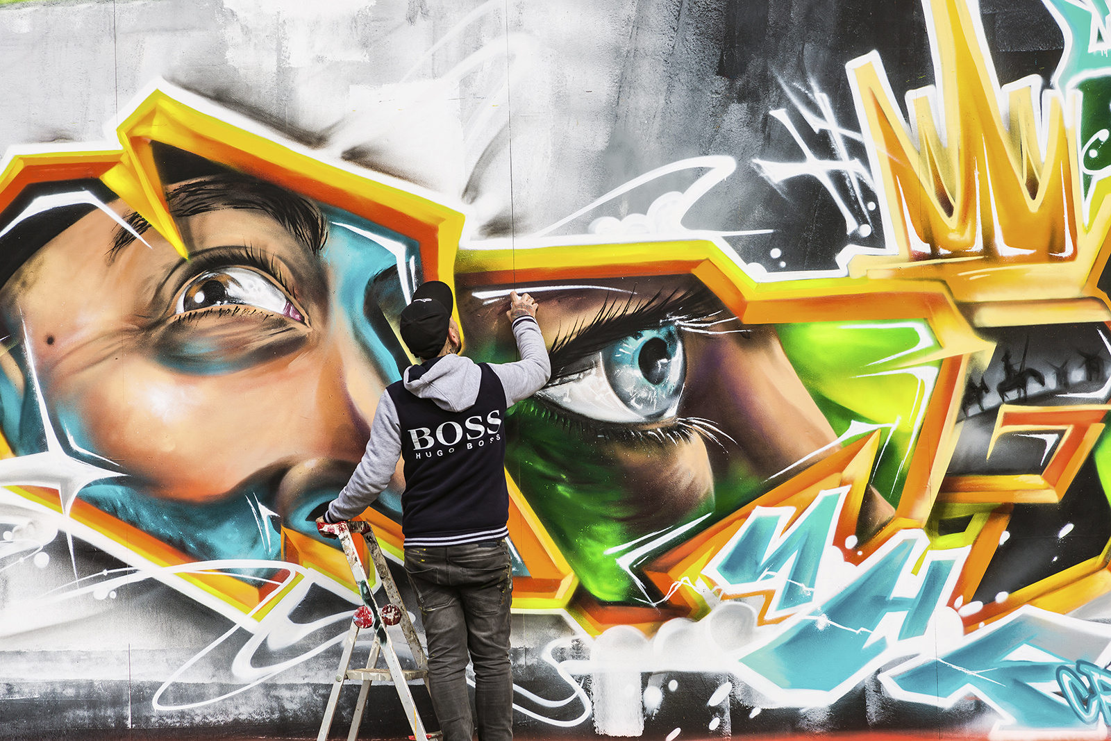 man at work Foto & Bild | menschen, streetart, graffiti & tags, streetfotografie mit menschen ...