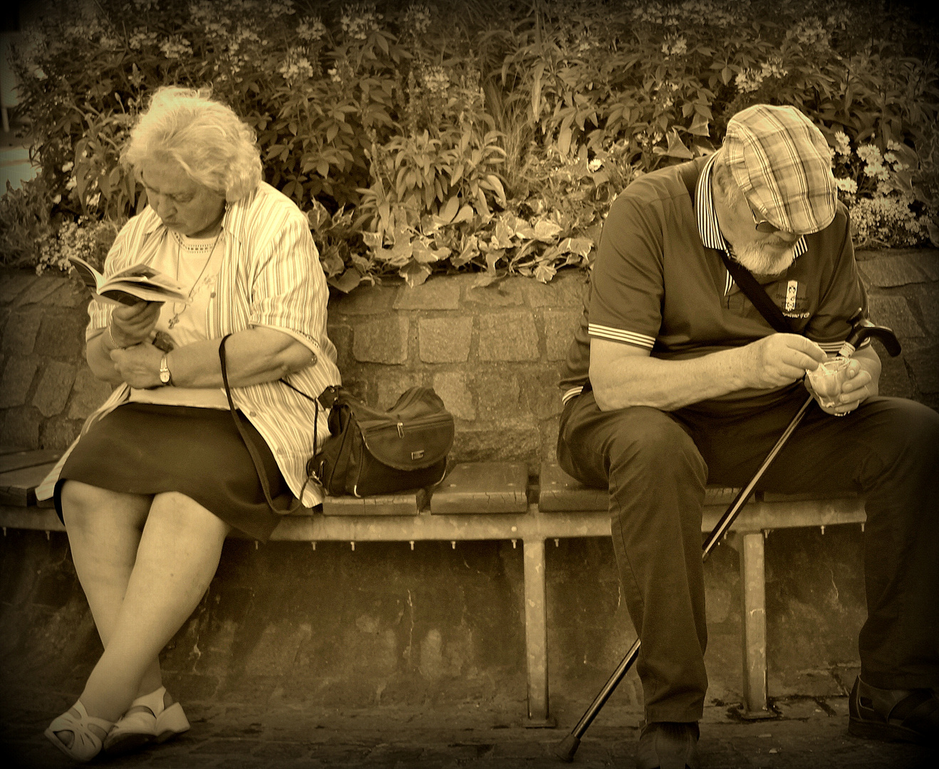 man kann auch gemeinsam schweigen.... Foto & Bild | erwachsene ...