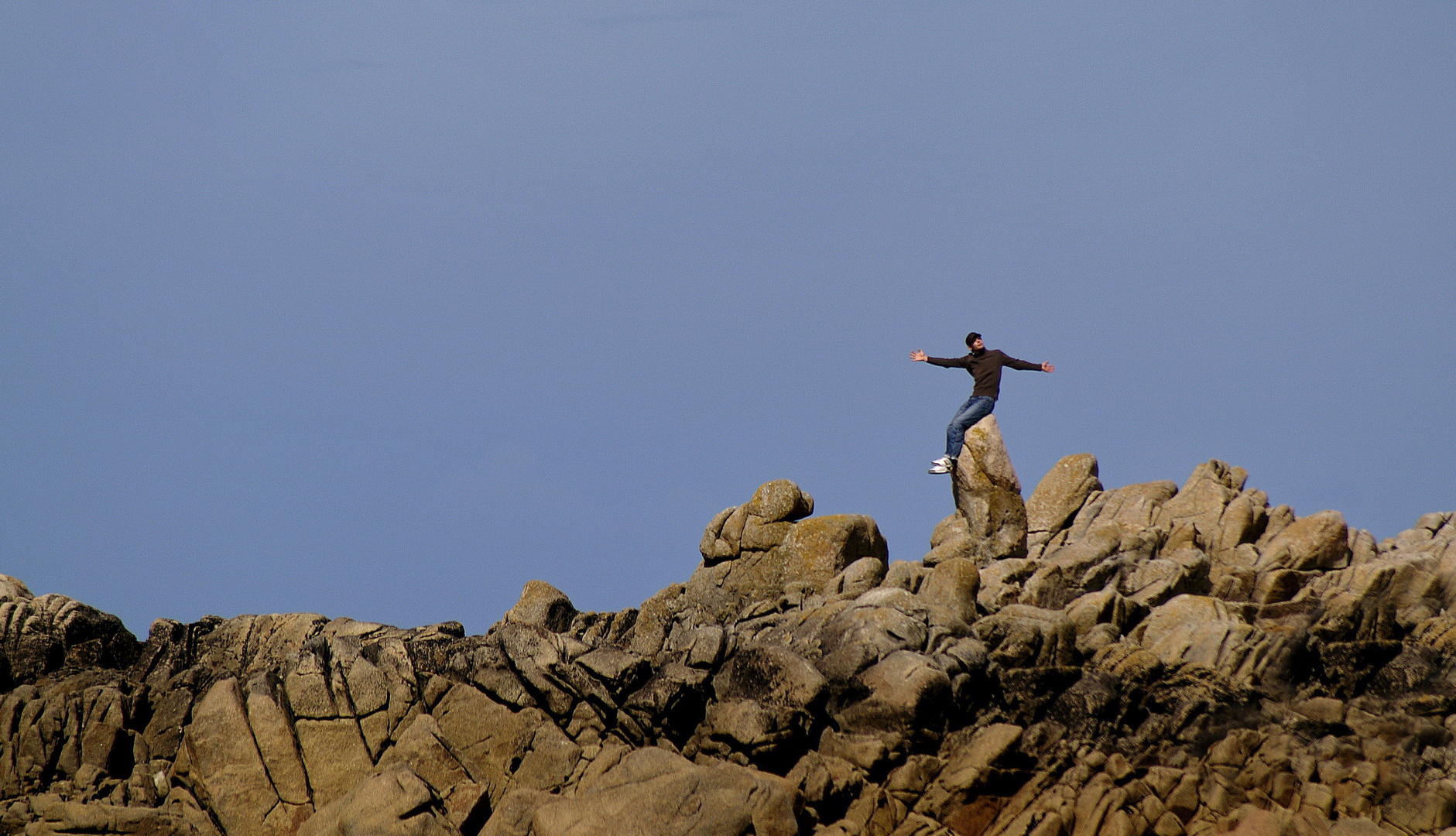 Man on the Rock Foto & Bild | streetfotografie mit menschen, street ...
