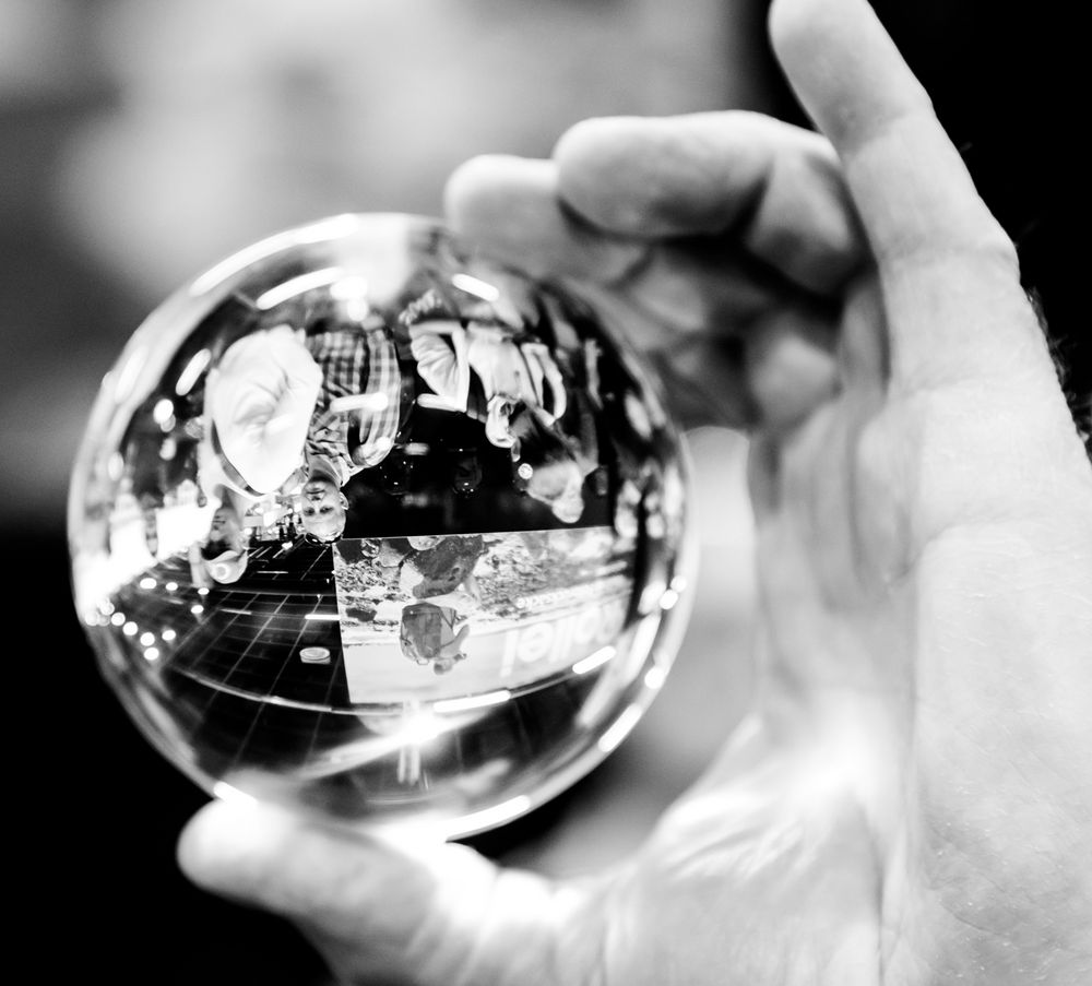 Manchmal steht die Welt auf dem Kopf Foto & Bild | fotos, art, spezial Bilder auf fotocommunity