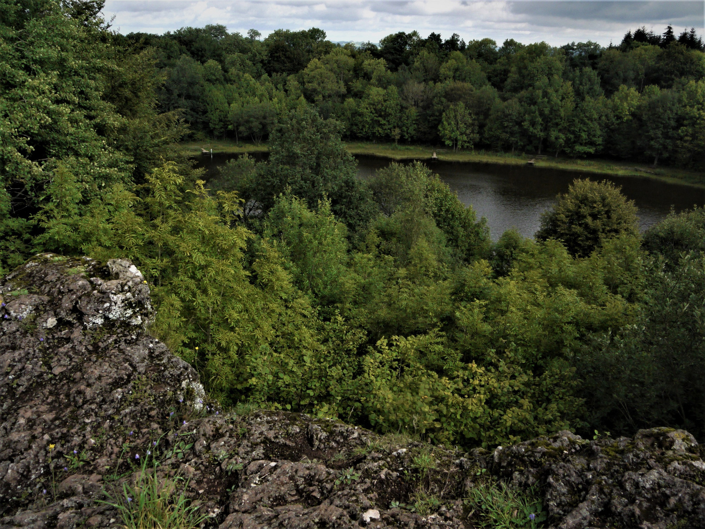 Manderscheid in der Vulkaneifel - Der Windsbornkrater des Mosenberges ...