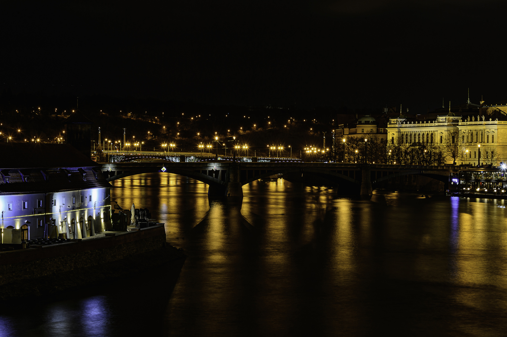 Mánes-Brücke Foto & Bild | dokumentation, januar, winter Bilder auf ...