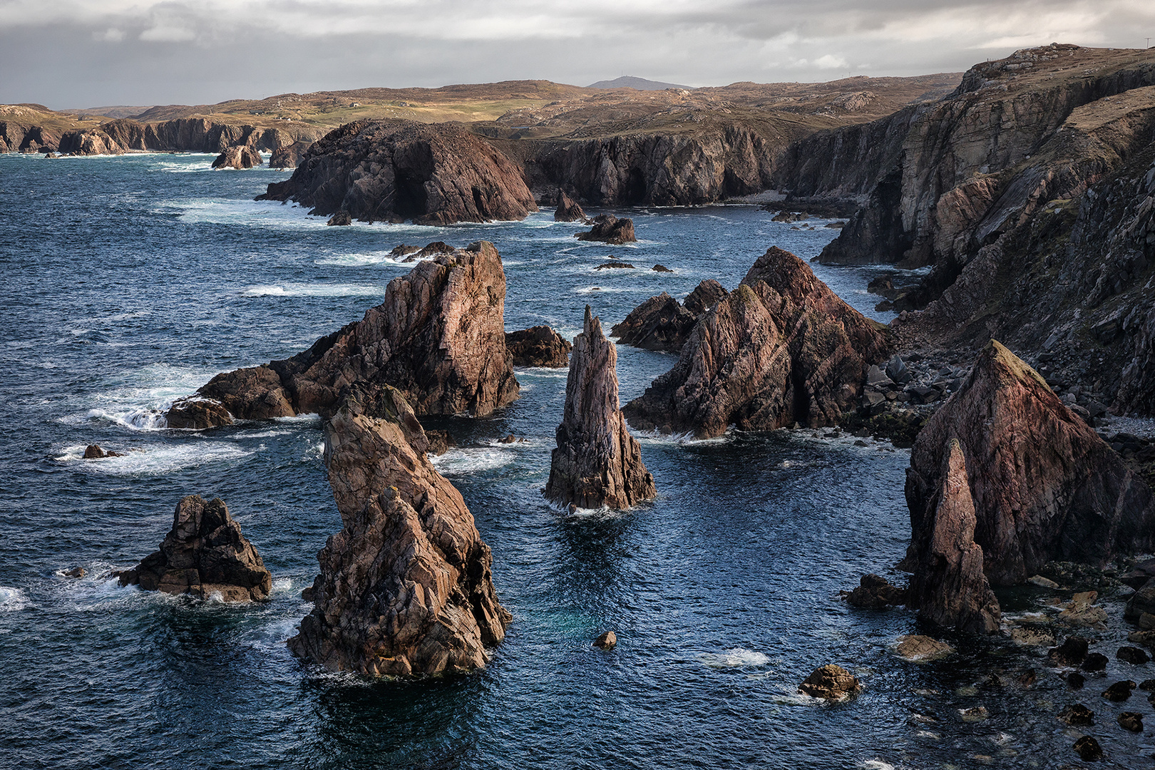 Mangersta Stacks Foto & Bild | schottland, steilküste, meer Bilder auf ...