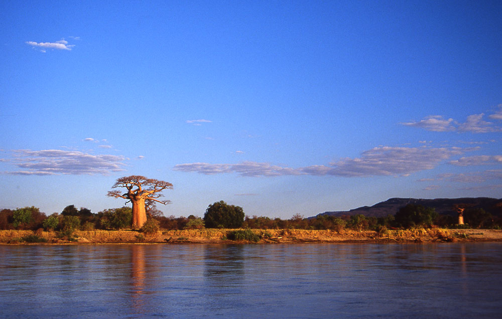 Mangoky River in Madagaskar Foto & Bild | landschaft, bach, fluss & see ...