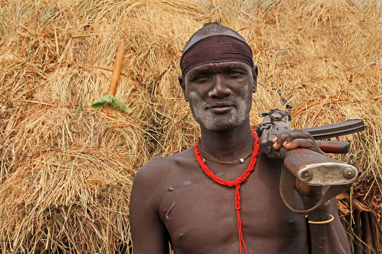 Mann vom Stamm der Surmi, Omo-Tal, Äthiopien Foto & Bild | erwachsene ...