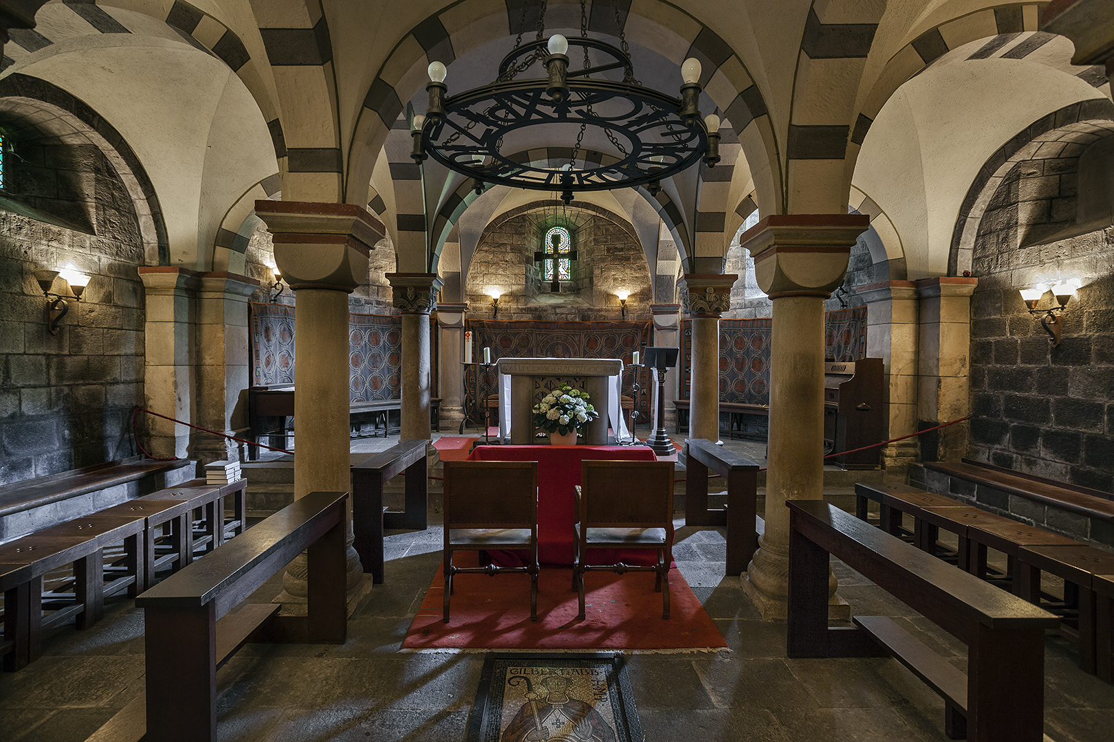 MARIA LAACH - KRYPTA (2) Foto & Bild | architektur, sakralbauten, innenansichten kirchen Bilder ...