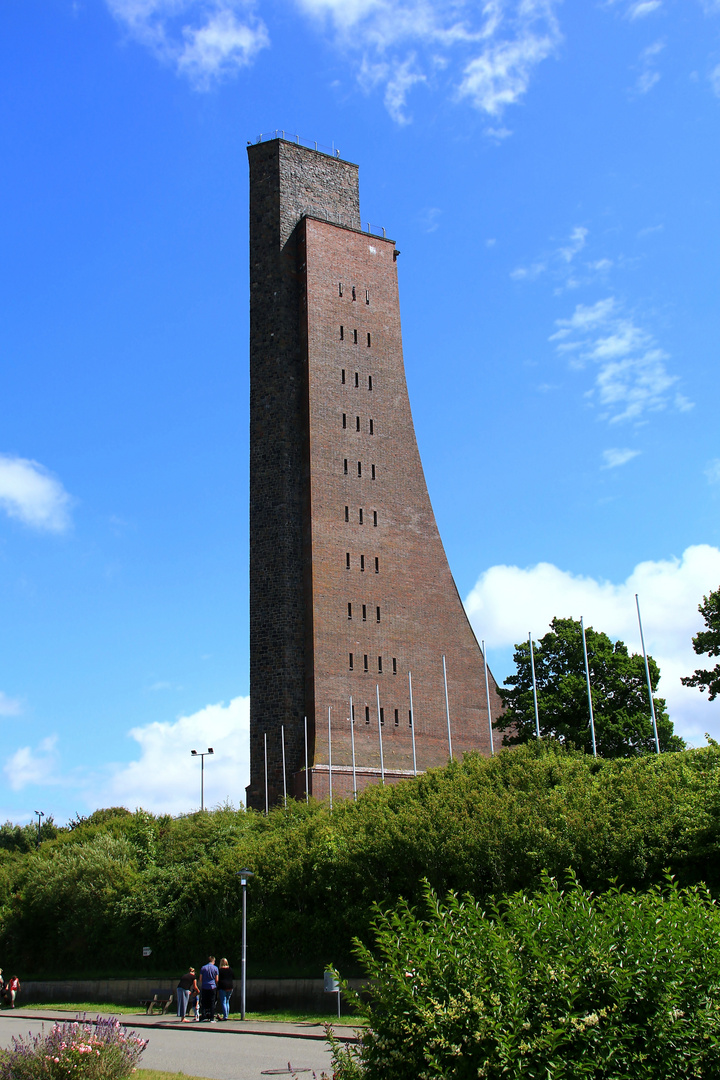 Marine Ehrenmal in Laboe Foto & Bild | ostsee, monument, deutschland ...