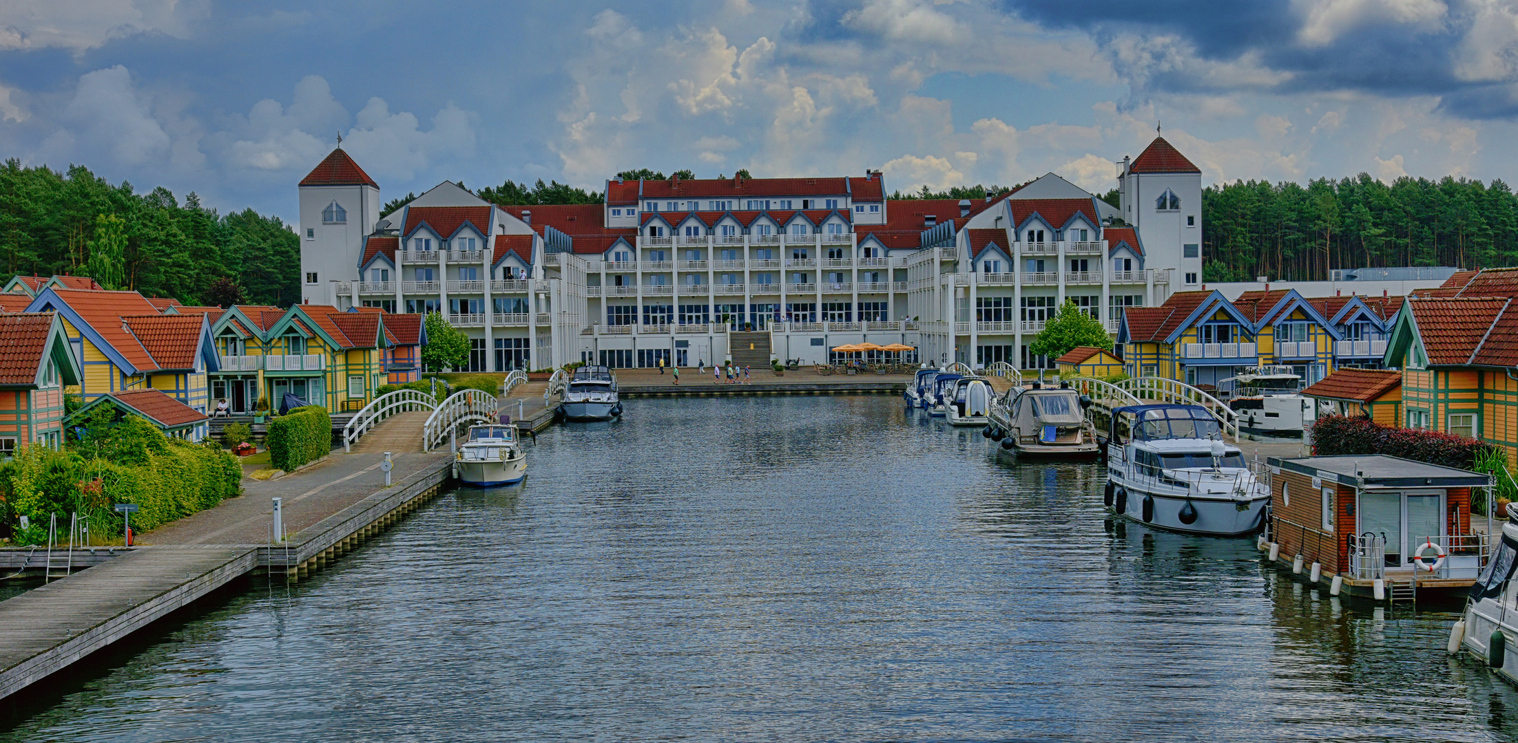 Maritim Hafenhotel Rheinsberg Foto & Bild | world, wasser, wolken ...