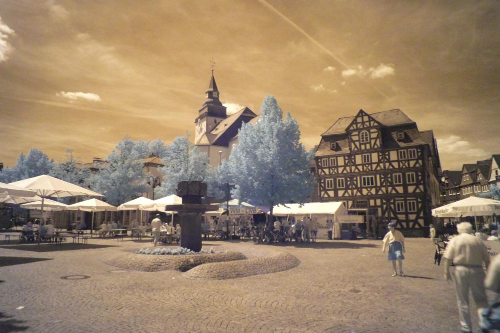 Marktplatz in Haiger Foto & Bild | infrarot, techniken, farb-infrarot ...
