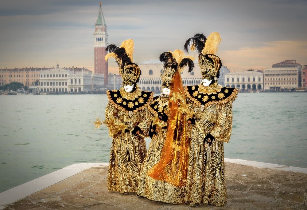 Maskerade IX Foto & Bild | erwachsene menschen, menschen in der ...