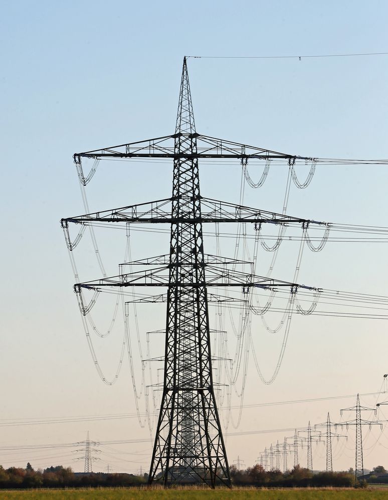 Mast ist im Mast, ist im Mast ein Mast Foto & Bild | industrie, strom ...