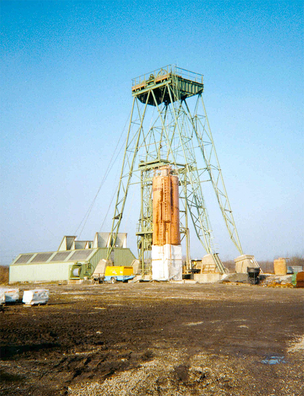 Mathias Stinnes Schacht 5 1989 Teufgerüst Foto & Bild | industrie und ...