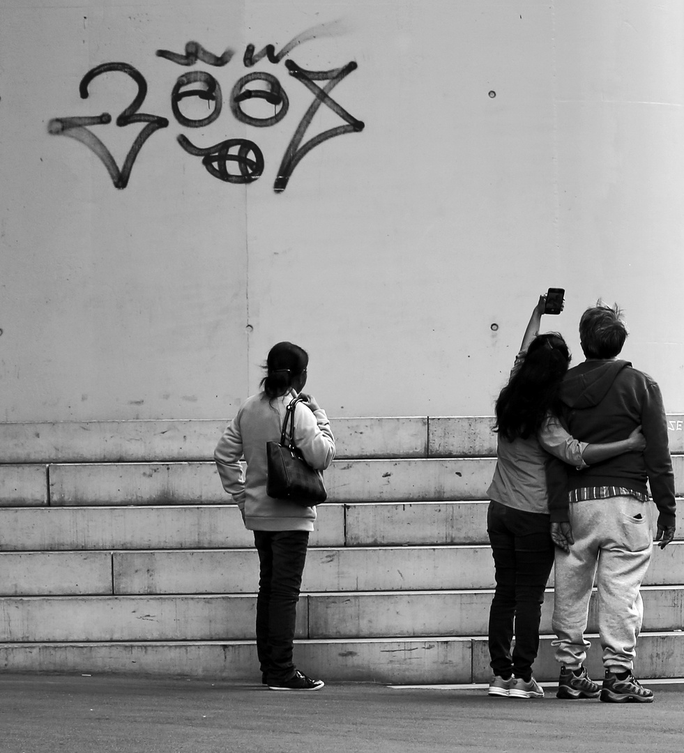 MauerGrinsen Foto & Bild | streetart, graffiti & tags, streetfotografie ...