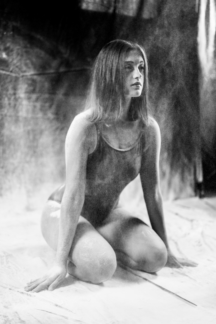 Mehlshooting Foto & Bild | portrait, kunstfotografie & kultur, tanz Bilder auf fotocommunity