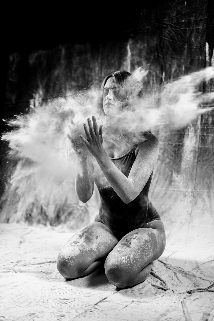 Mehlshooting Foto & Bild | portrait, kunstfotografie & kultur, tanz Bilder auf fotocommunity