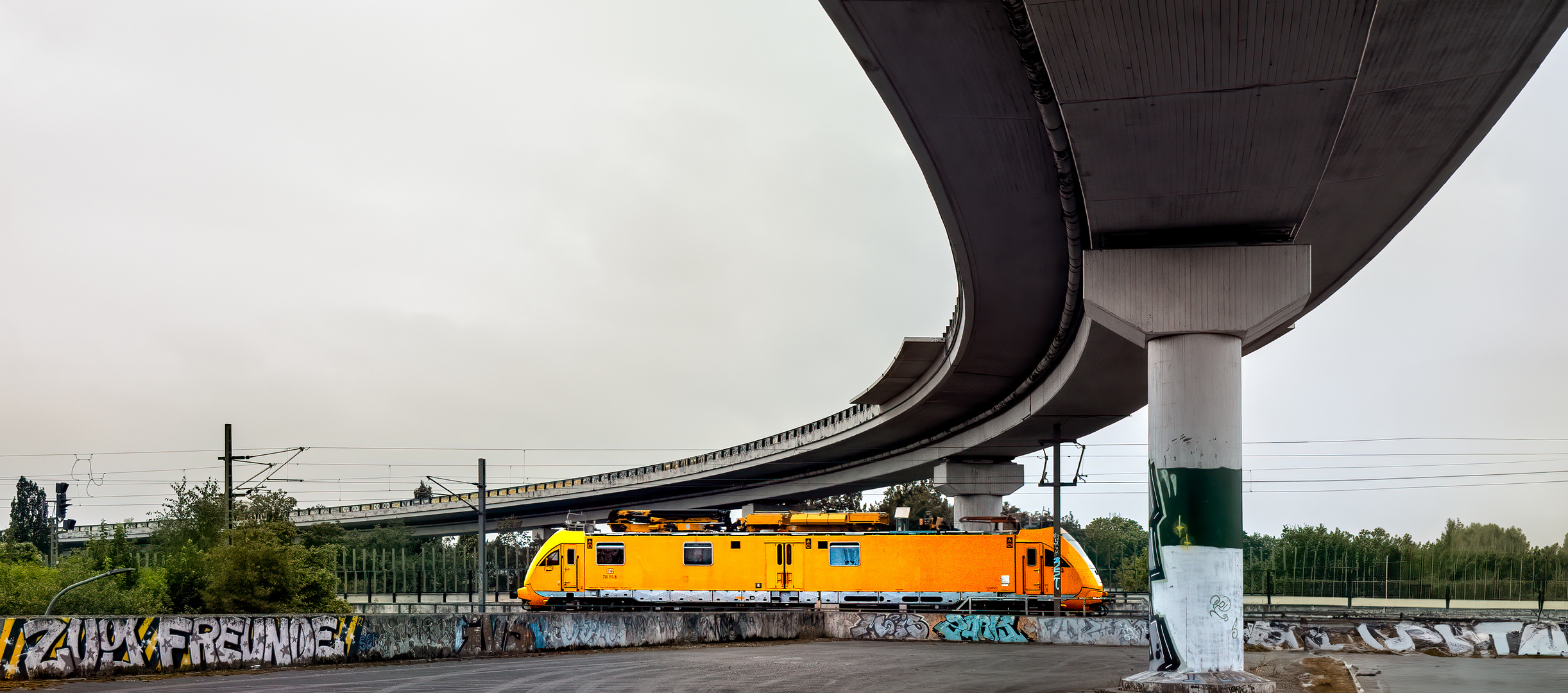 Mehr Farbe in die Stadt! Foto & Bild | architektur, straßen & brücken, dampf-, diesel- und e ...
