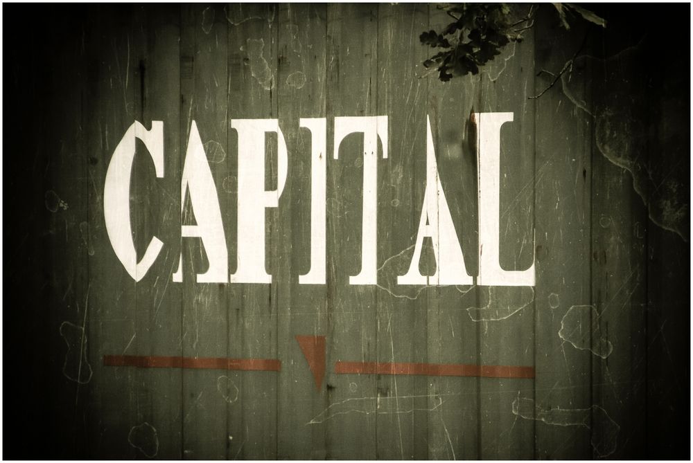 Mein Bargeldcontainer Foto & Bild | dokumentation, licht, monochrome ...