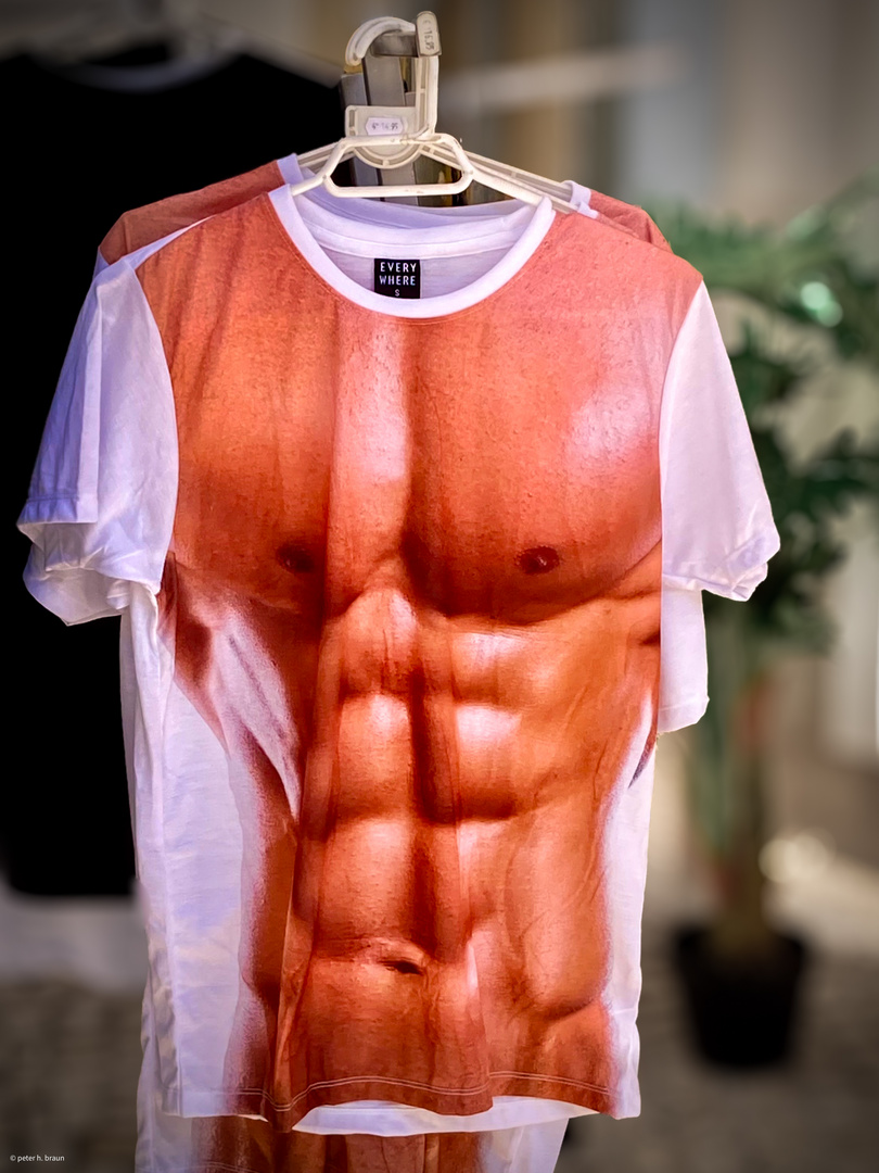 Mein Body | Mein Shirt Foto & Bild | stillleben, kultur, reportage ...