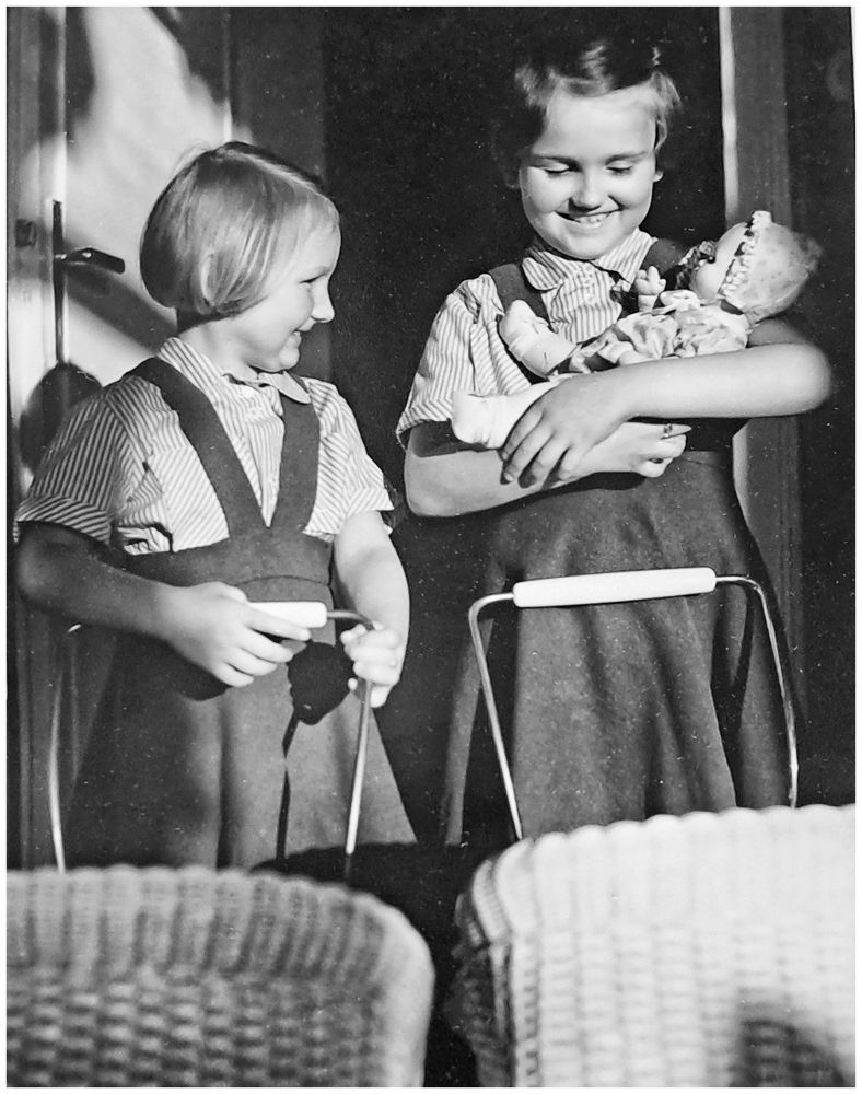 MEINE NEUE PUPPE.... Foto & Bild | spezial, portrait, mädchen Bilder ...