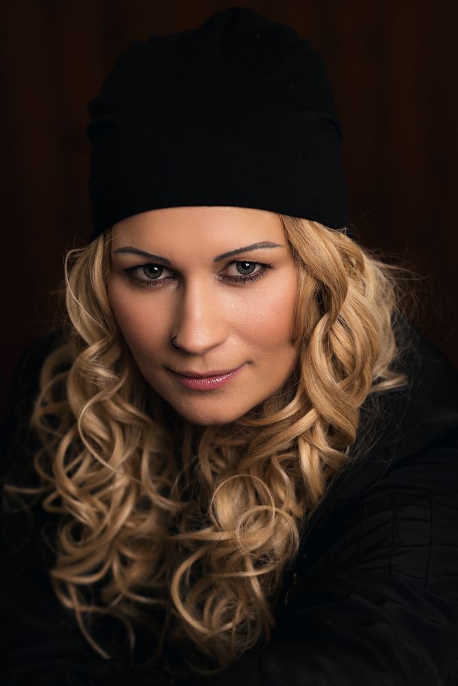 Melli Foto & Bild | portrait, portrait frauen, indoor Bilder auf ...