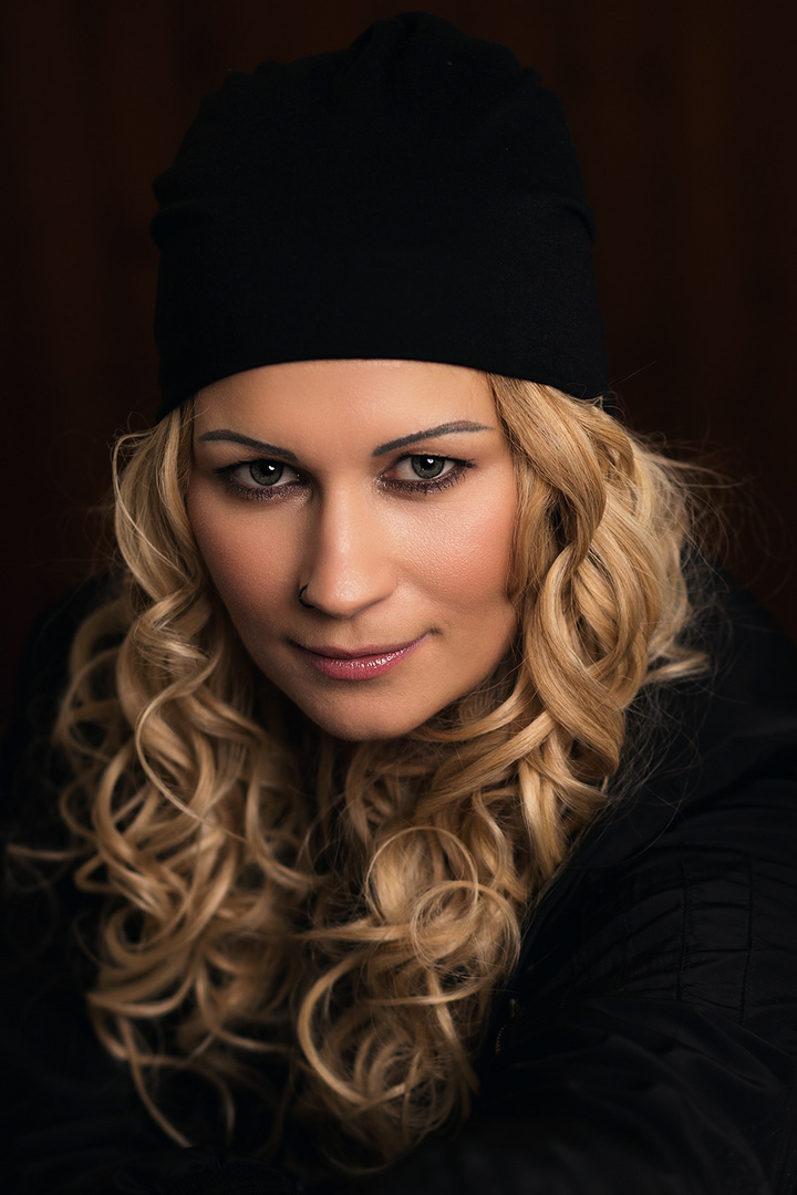 Melli Foto & Bild | portrait, portrait frauen, indoor Bilder auf ...