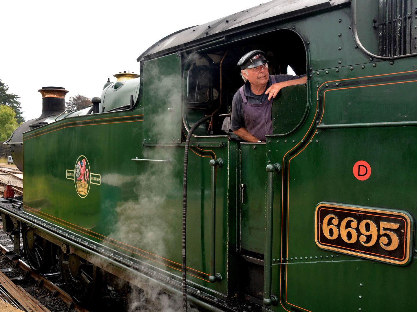 Men at work 87 - engine driver Foto & Bild | erwachsene menschen ...