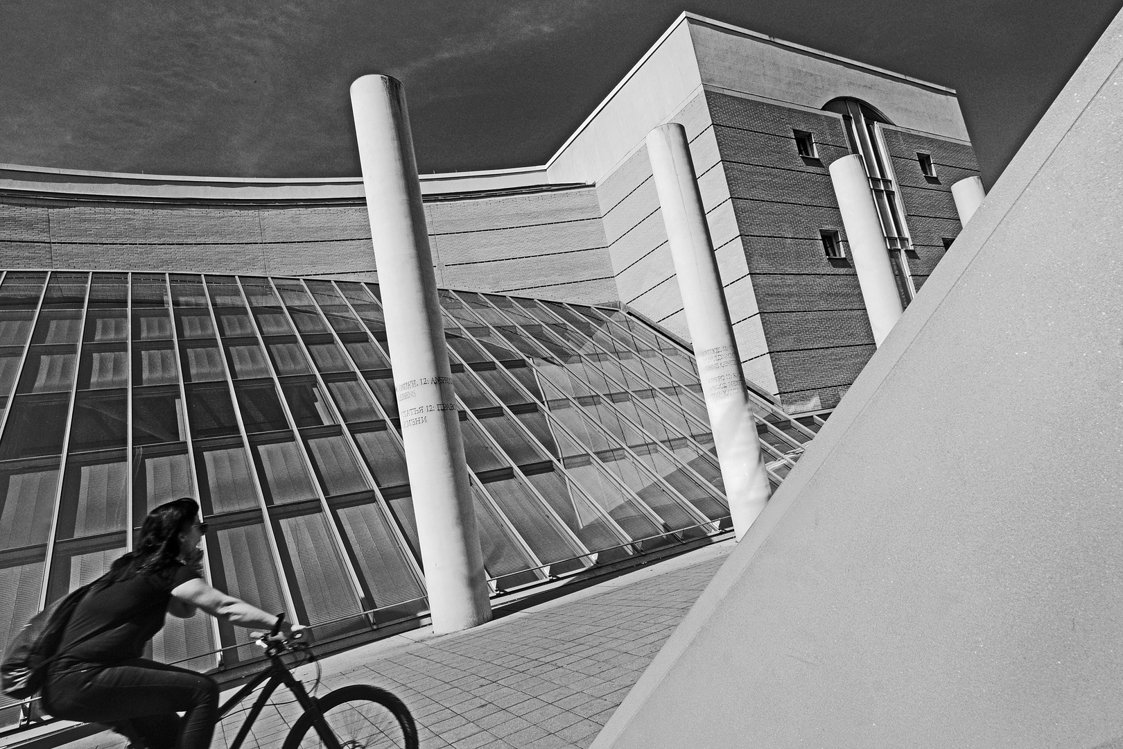 Mensch und Architektur Foto & Bild | architektur, streetfotografie mit menschen, fotokunst ...