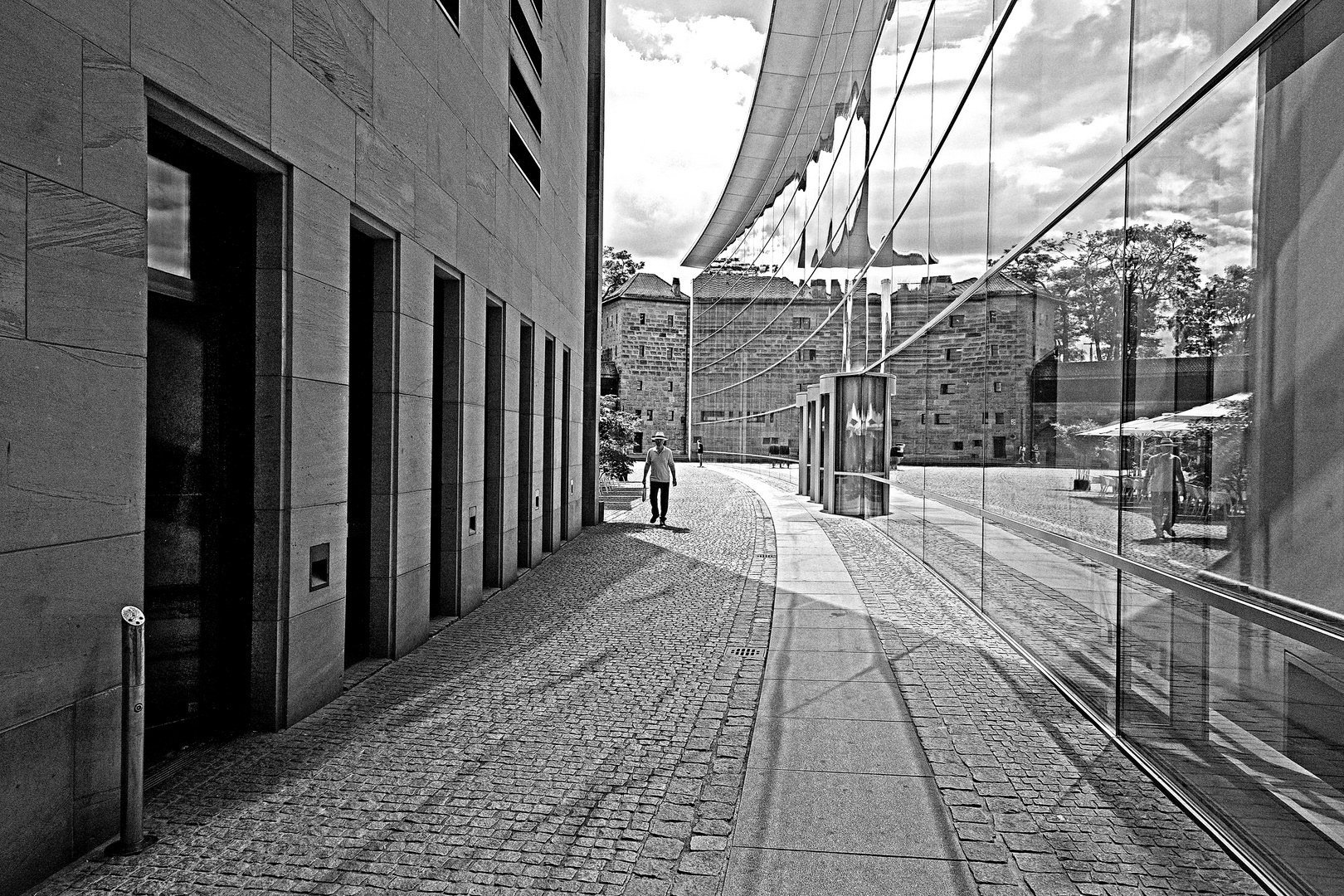 Mensch und Architektur Foto & Bild | architektur, streetfotografie mit menschen, fotokunst ...
