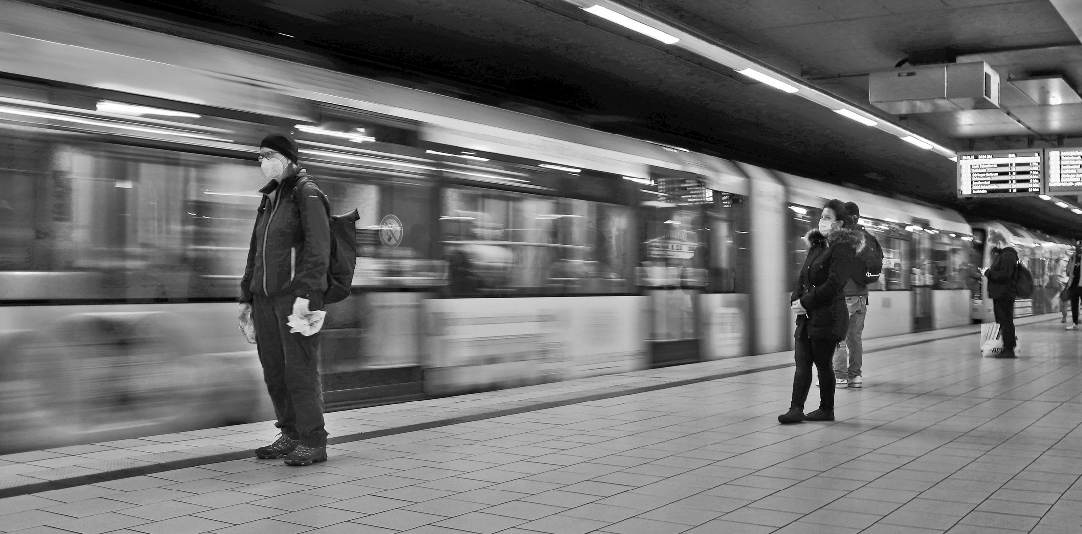 Menschen am Gleis........ Foto & Bild | projekte, 5 - schwarzweißer ...