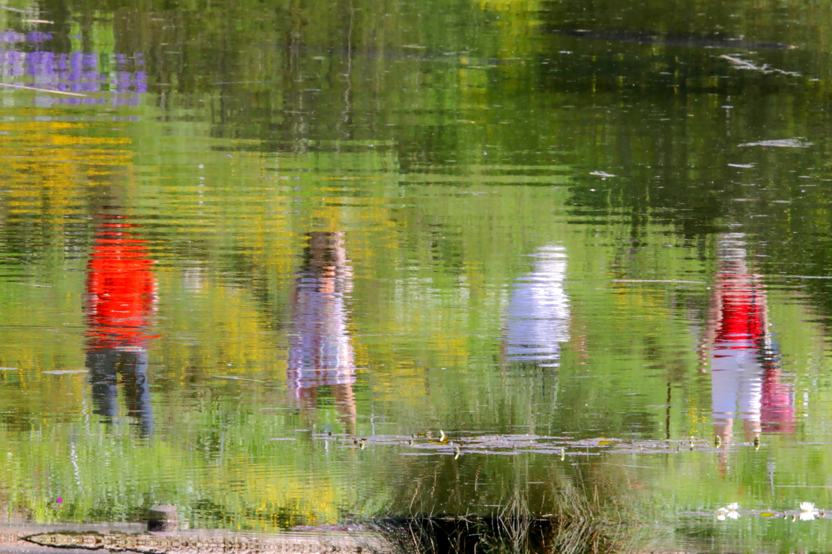 Menschen im Wasser Foto & Bild | spezial, wasser, spiegelung Bilder auf fotocommunity