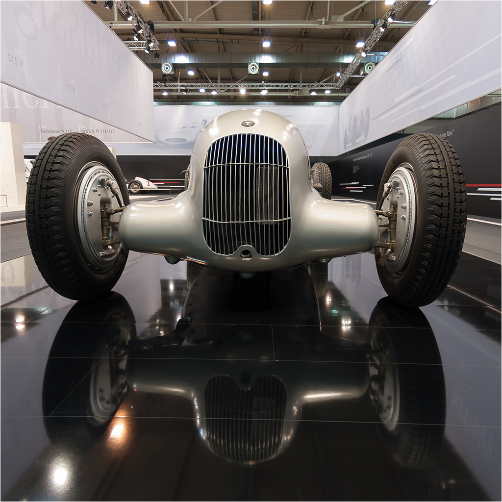 Mercedes Silberpfeil W25 von 1934 Foto & Bild | spiegelung, gespiegelt ...