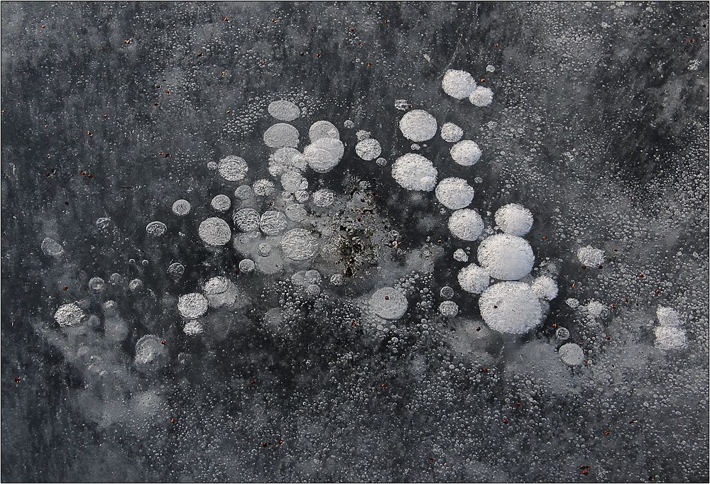 Methangas-Blasen ... Foto & Bild | eis, natur, methan Bilder auf ...