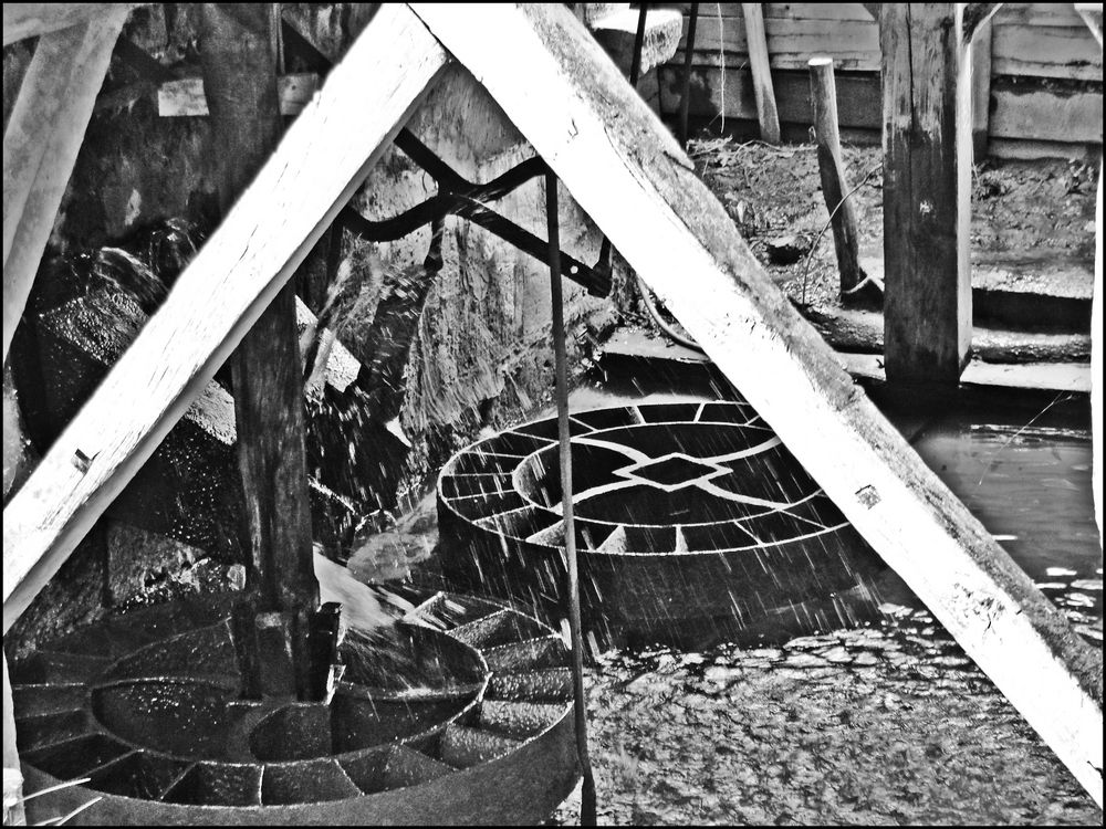 Meunier, tu dors.... photo et image | architecture, les moulins, moulin ...