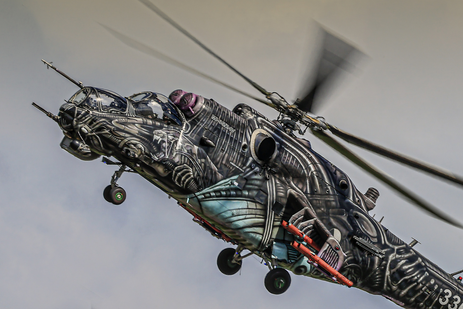 MI-24 "Alien Helicopter" Foto & Bild | fotos, hubschrauber, luftfahrt ...