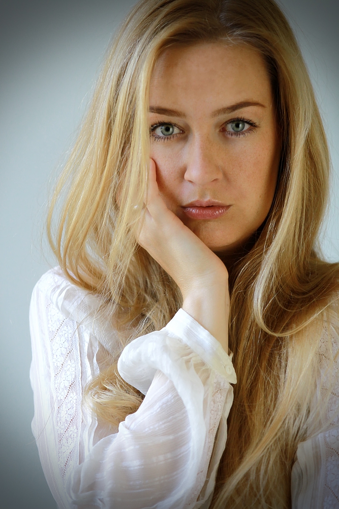 Milena Portrait Foto & Bild | studio, available light, portrait Bilder auf fotocommunity