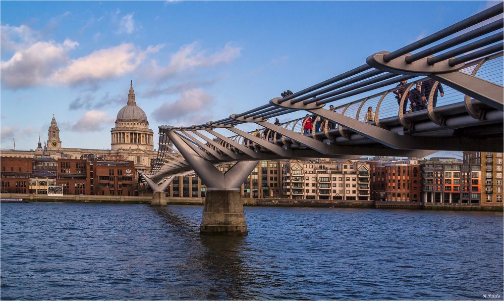 Millenium Bridge London Foto & Bild | london, england, brücken Bilder ...
