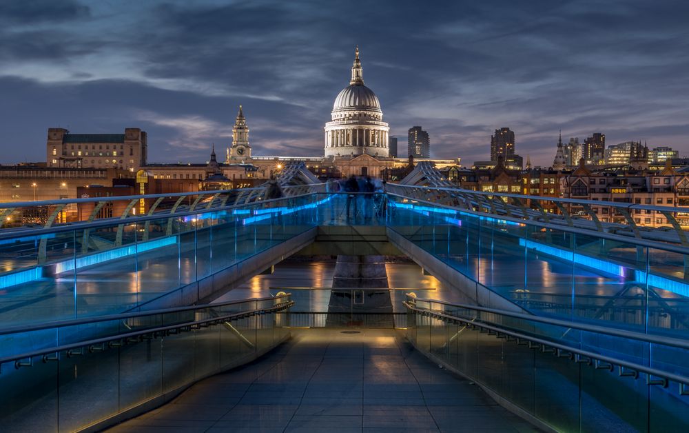 Millennium Bridge Foto & Bild | architektur, europe, united kingdom ...