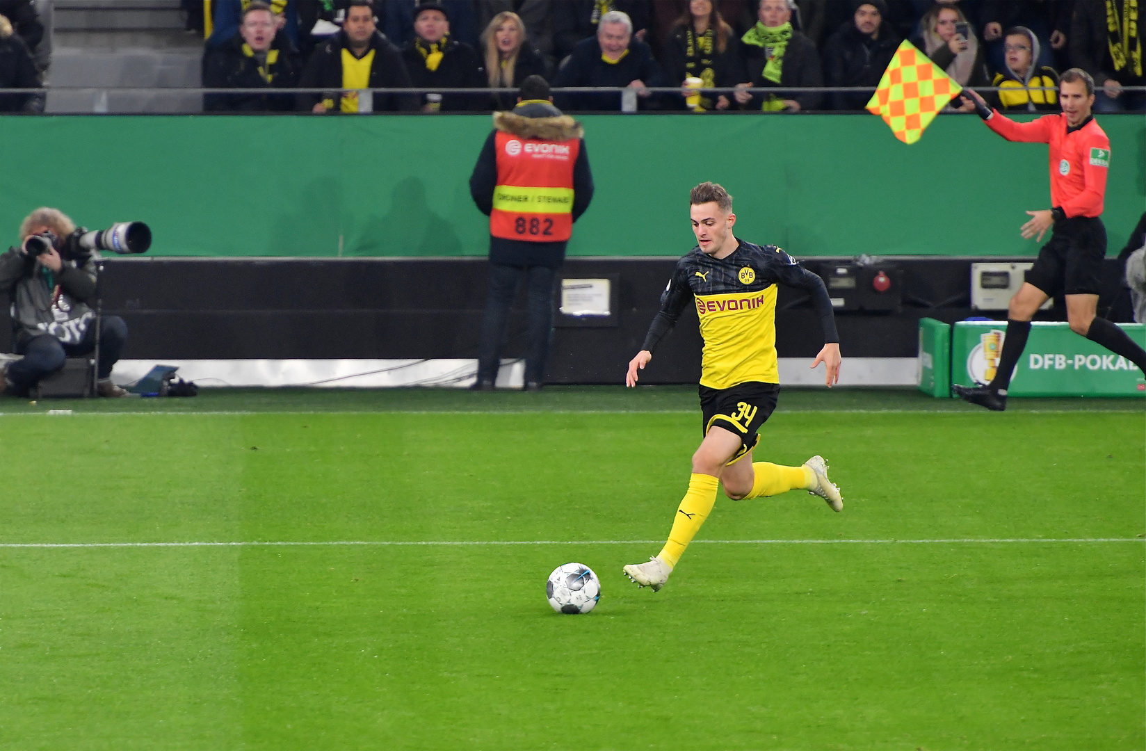 Min. 1.04 Abseits Foto & Bild | sport, fußball, dokumentation Bilder ...