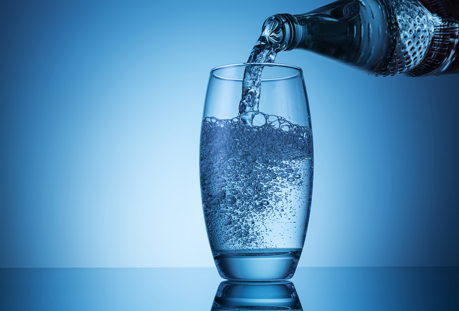 Mineralwasser Foto & Bild | stillleben, food-fotografie, getränke ...