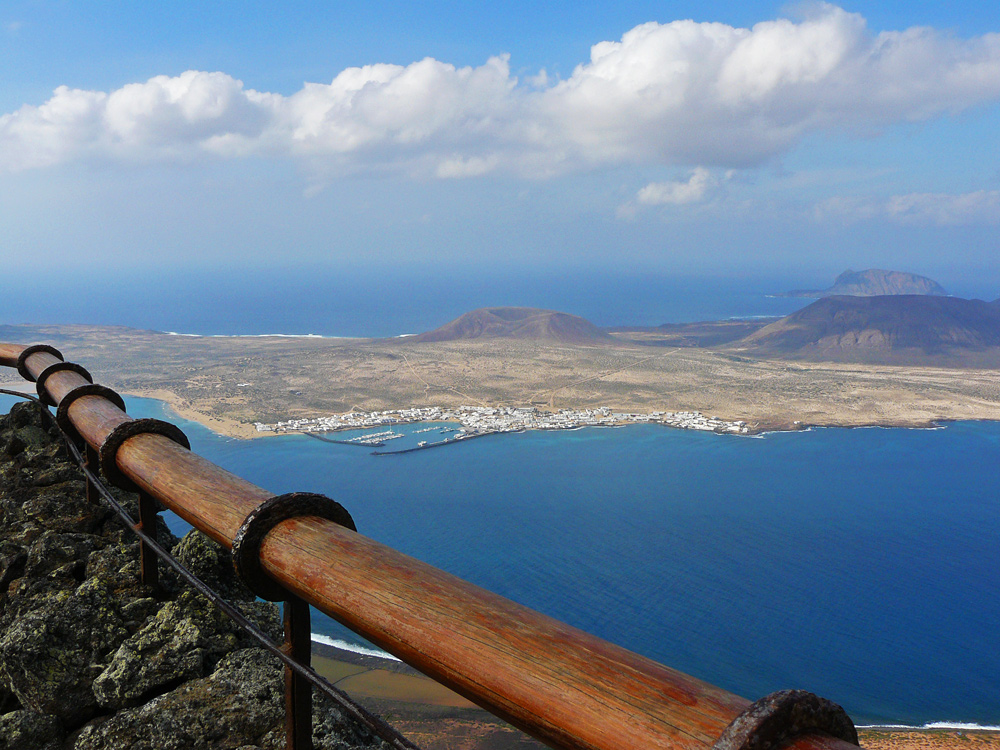 Mirador del Rio mit La Graciosa Foto & Bild | europe, canary islands ...