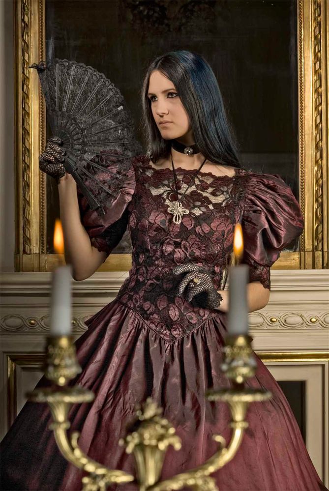 Miriam in the Mirror Foto & Bild | mystik,gothic, gothic-portraits ...