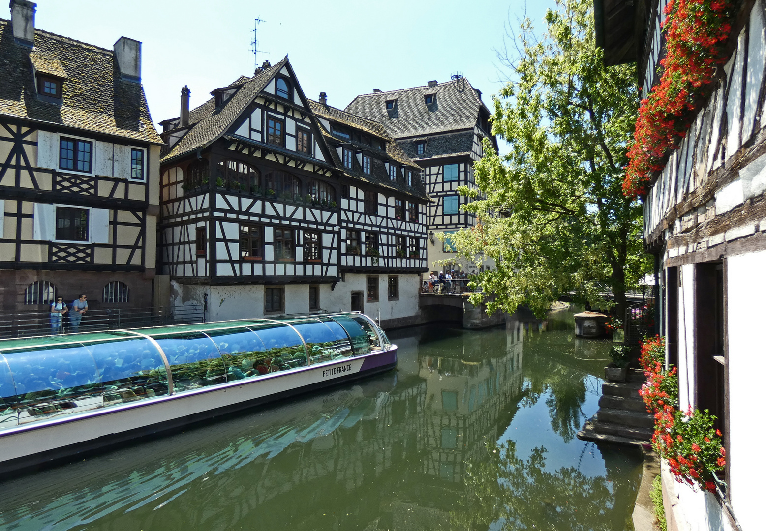 Mit dem Boot durch Straßburg Foto & Bild | frankreich, straßburg ...