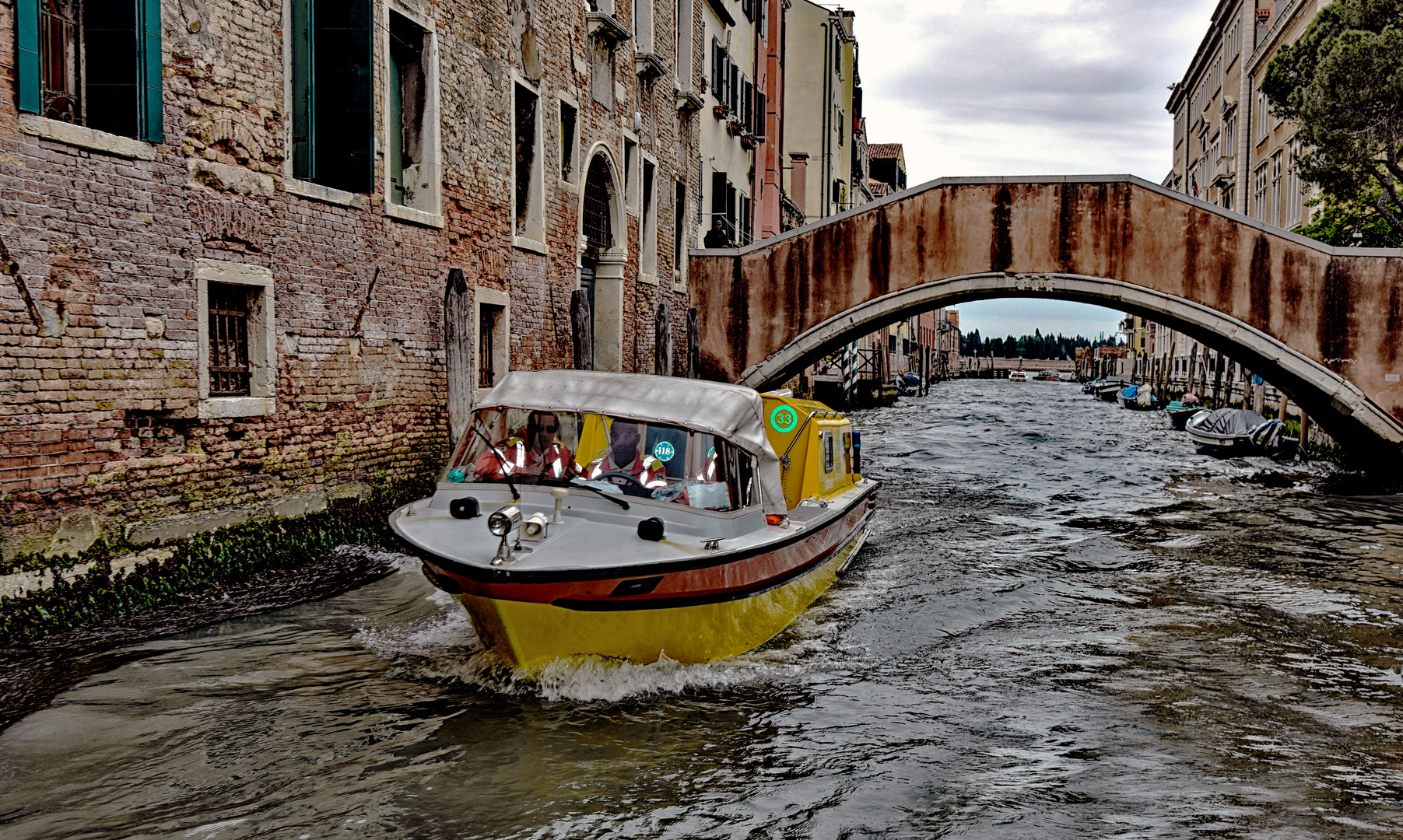 Mit dem Motorboot durch Venedig Foto & Bild | italy, world, venezia Bilder auf fotocommunity