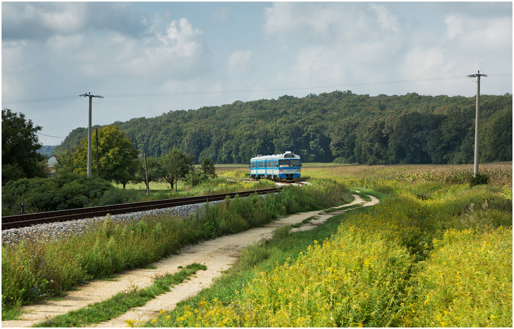 Mit dem Schnellzug durch die Hecke CMV Foto & Bild | europe, balkans, croatia Bilder auf ...