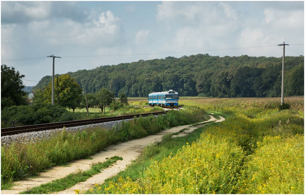 Mit dem Schnellzug durch die Hecke CMV Foto & Bild | europe, balkans, croatia Bilder auf ...
