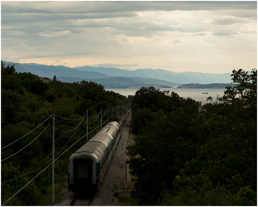 Mit dem Schnellzug durch die Hecke DCCCLVII Foto & Bild | europe, balkans, croatia Bilder auf ...