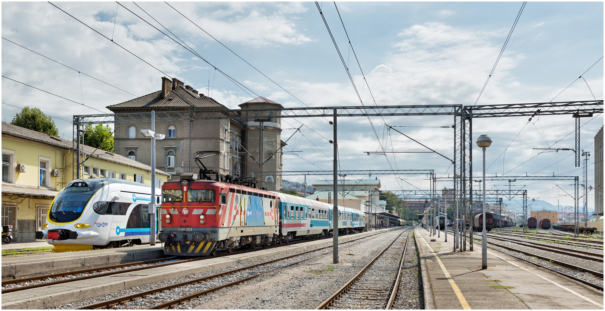Mit dem Schnellzug durch die Hecke DCCCLXXI Foto & Bild | europe, balkans, croatia Bilder auf ...