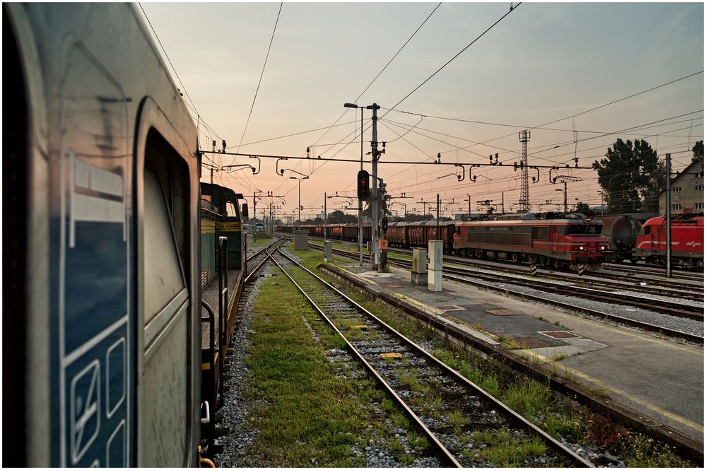 Mit dem Schnellzug durch die Hecke DCCCLXXVII Foto & Bild | europe, balkans, slovenia Bilder auf ...